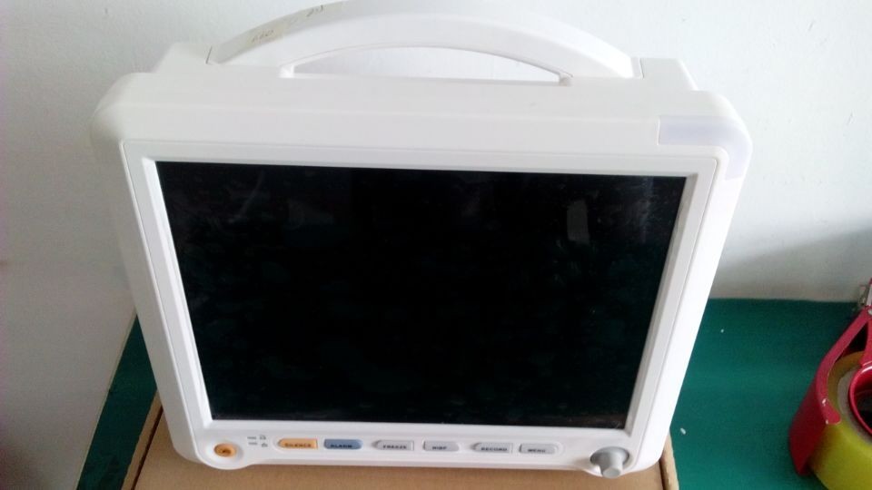 6 Standard Parameters Portable Patient Monitor Machine With 12.1 Inch ...